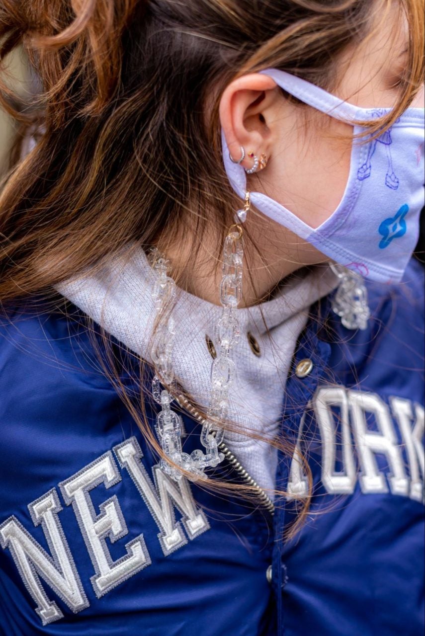 Face Mask Chains: Why Every Influencer Is Wearing a Lanyard